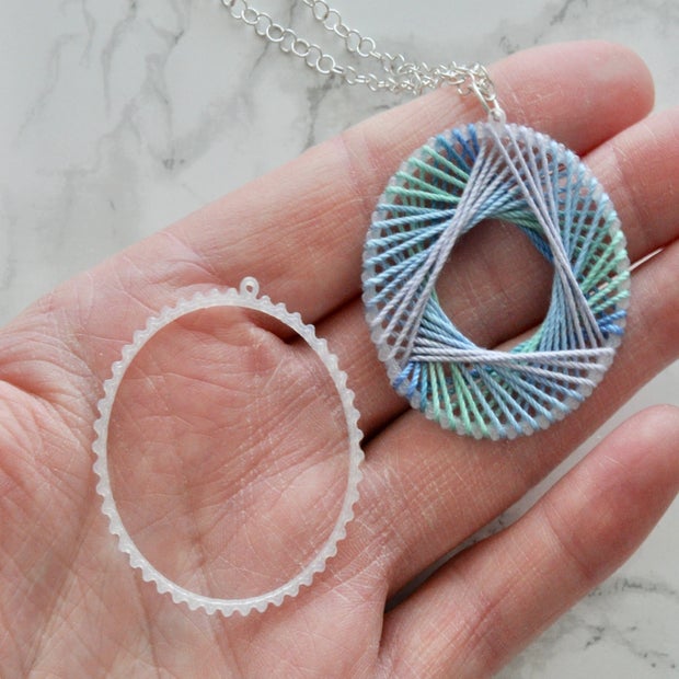 String Art Earrings and Necklace - Tinkercad