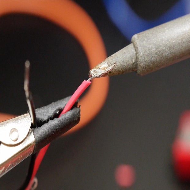 Easy LED Circuit - Tinkercad