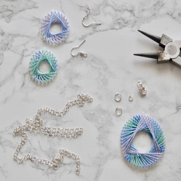 String Art Earrings and Necklace - Tinkercad