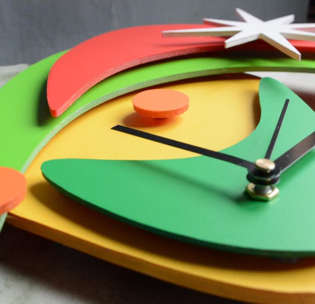 3D Printed Futuristic Space Age Wall Clock - Tinkercad