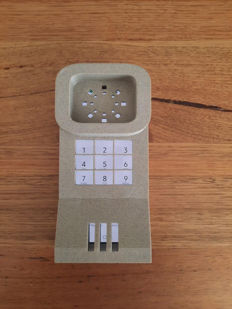 Make Your Mobile Phone Retro (Tinkercad) - Tinkercad