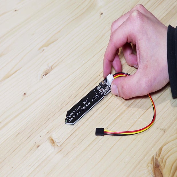 ESP32 Soil Moisture Sensors - DIY Automatic Watering System - Tinkercad