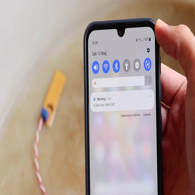 ESP32 Soil Moisture Sensors - DIY Automatic Watering System - Tinkercad