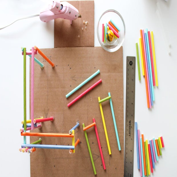 How to Build a Straw Roller Coaster - Tinkercad