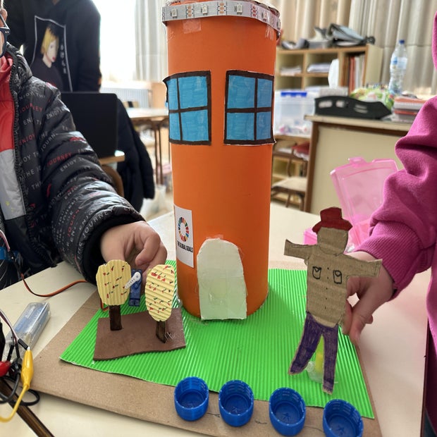 Sustainable Houses With Tinkercad and Micro:bit - Tinkercad
