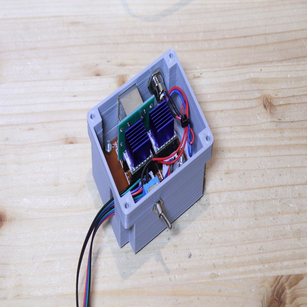 DIY Arduino Camera Robot (Motorized Pan Tilt Head) - Tinkercad