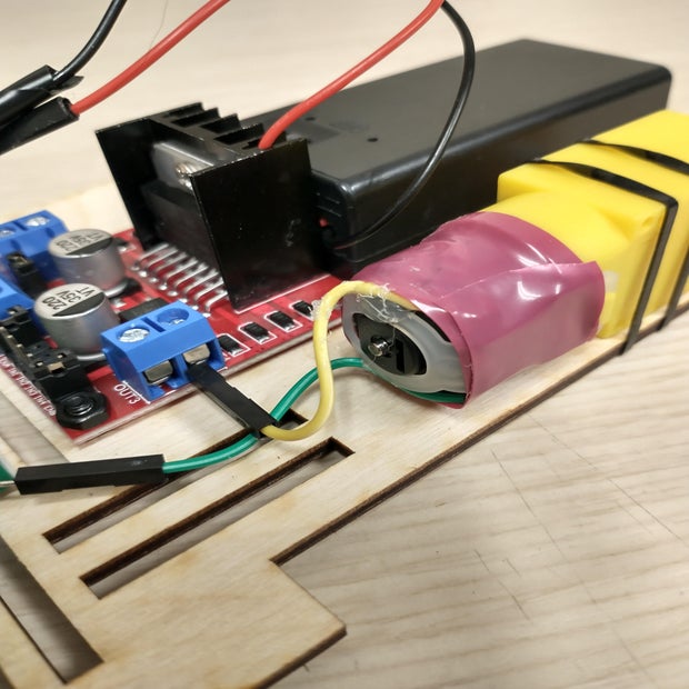 Autonomous Robot Racer: Analog Mode (no Microcontroller Needed) - Tinkercad