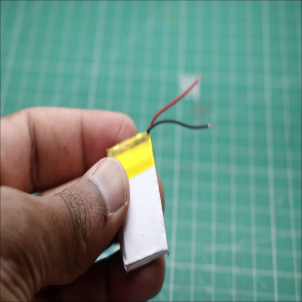 How to Make Mini Rechargeable Powerful LED Light - Tinkercad