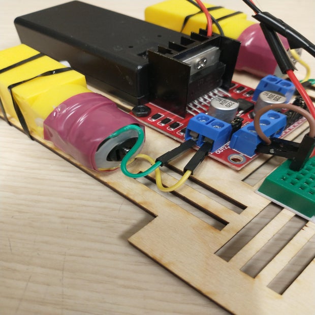 Autonomous Robot Racer: Analog Mode (no Microcontroller Needed) - Tinkercad