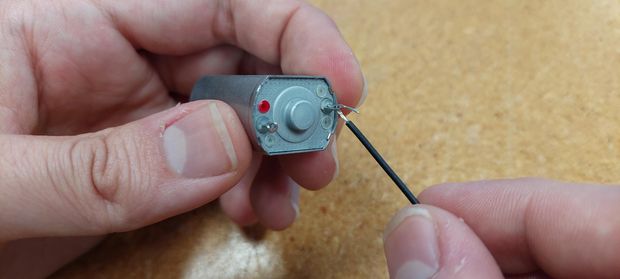 Evolution Games: Building Creatures With Basic Electronics - Tinkercad