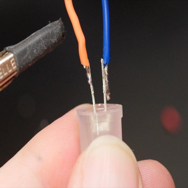 Easy LED Circuit - Tinkercad