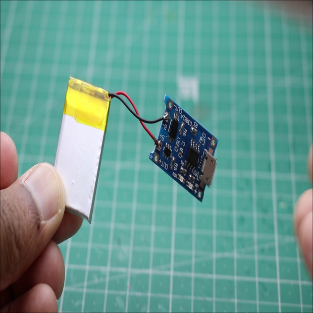 How to Make Mini Rechargeable Powerful LED Light - Tinkercad