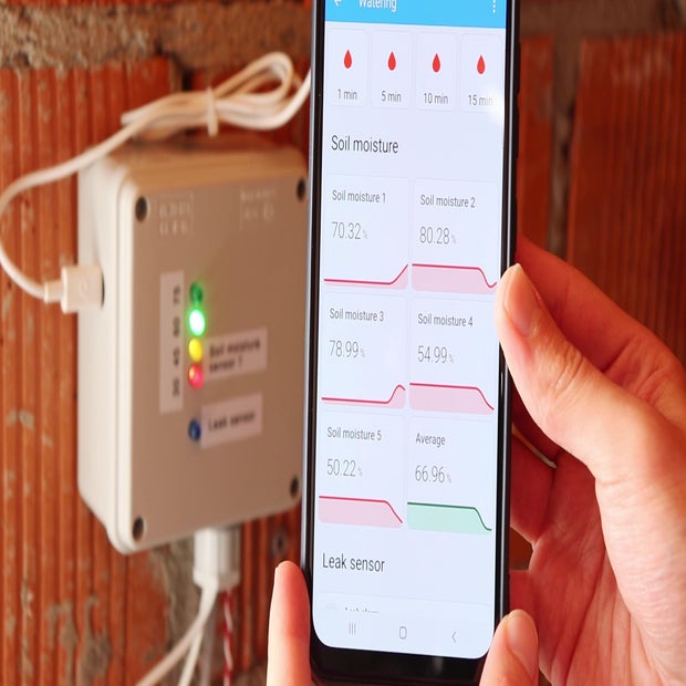 ESP32 Soil Moisture Sensors - DIY Automatic Watering System - Tinkercad