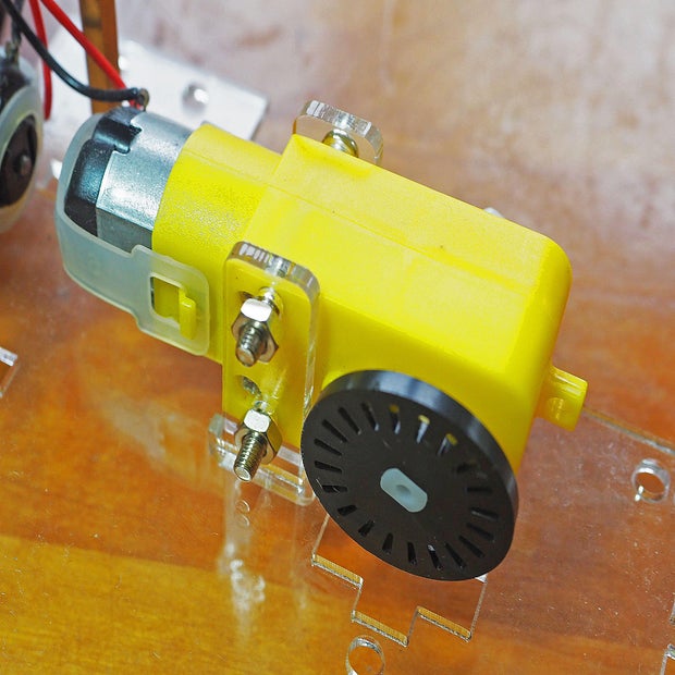 Autonomous Ball Chasing Rover Using Computer Vision - Tinkercad