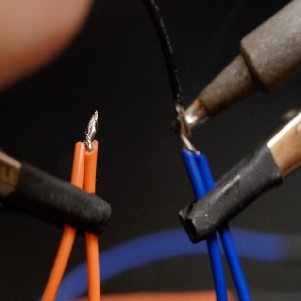 Easy LED Circuit - Tinkercad