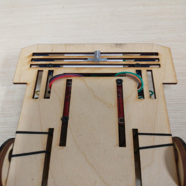 Autonomous Robot Racer: Analog Mode (no Microcontroller Needed) - Tinkercad