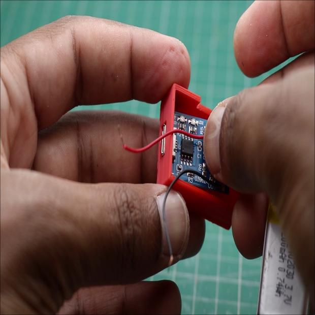 How to Make Mini Rechargeable Powerful LED Light - Tinkercad