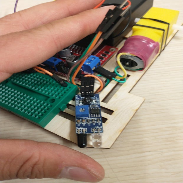 Autonomous Robot Racer: Analog Mode (no Microcontroller Needed) - Tinkercad