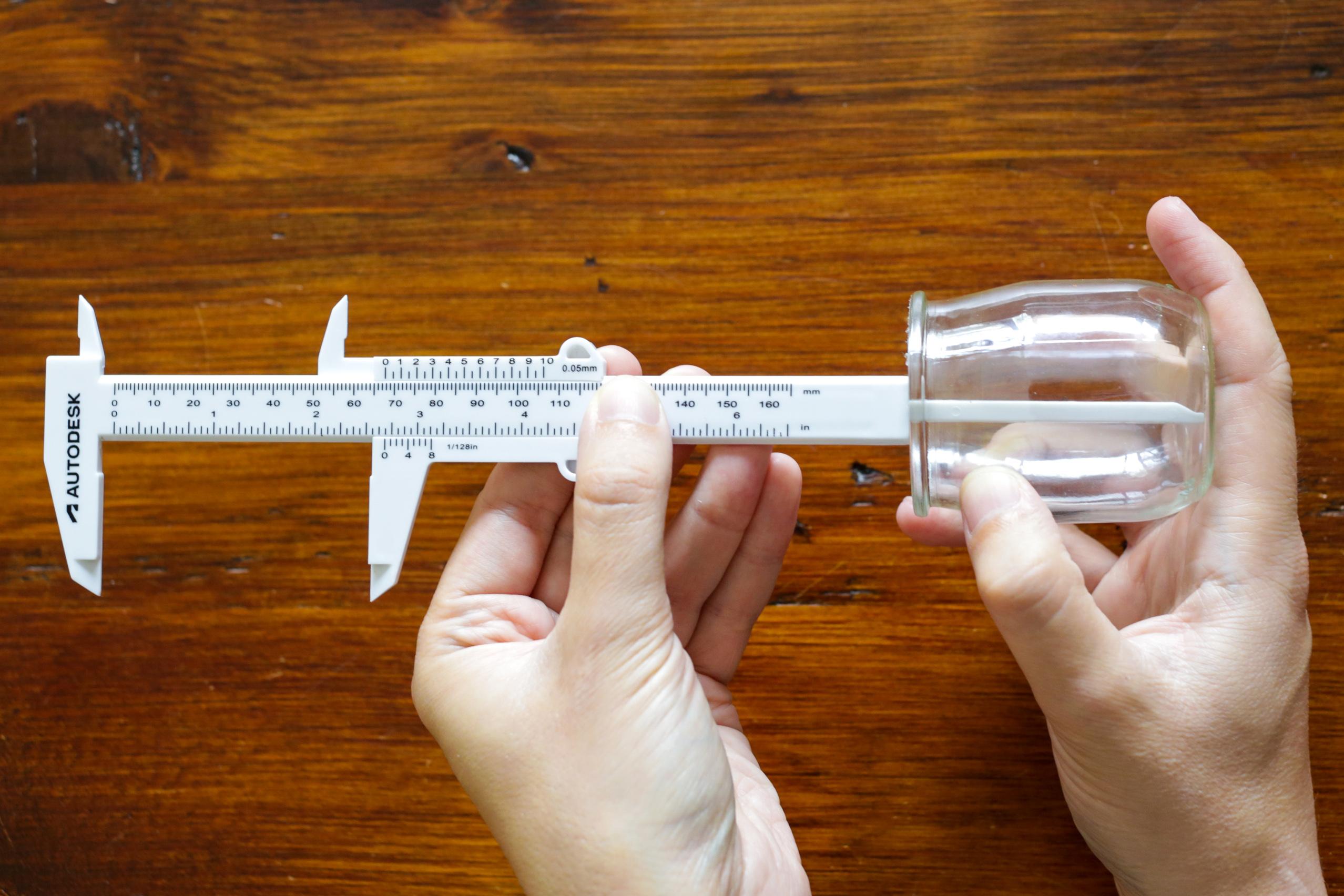 How to Use Calipers - Tinkercad